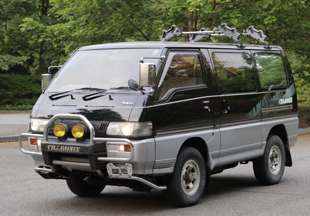 1993 Mitsubishi Delica Chamonix - 4x4 / diesel / AT - AdamsGarage ...