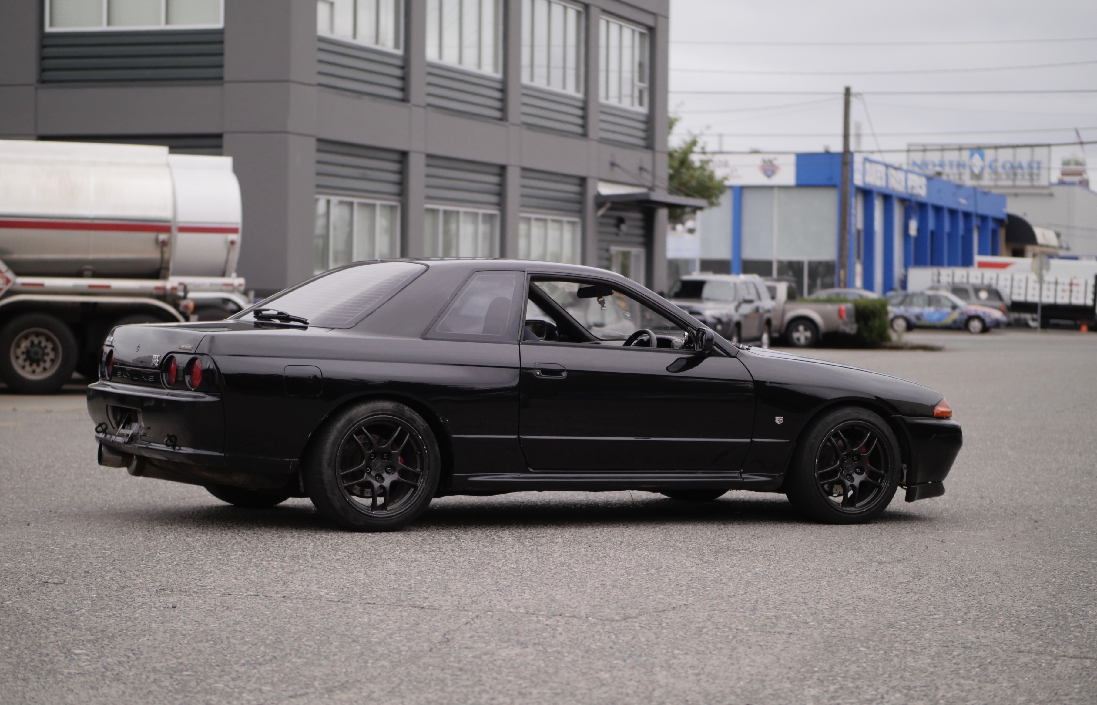 1989 Nissan Skyline GT-R black - consignment | AdamsGarage - SODO-MOTO