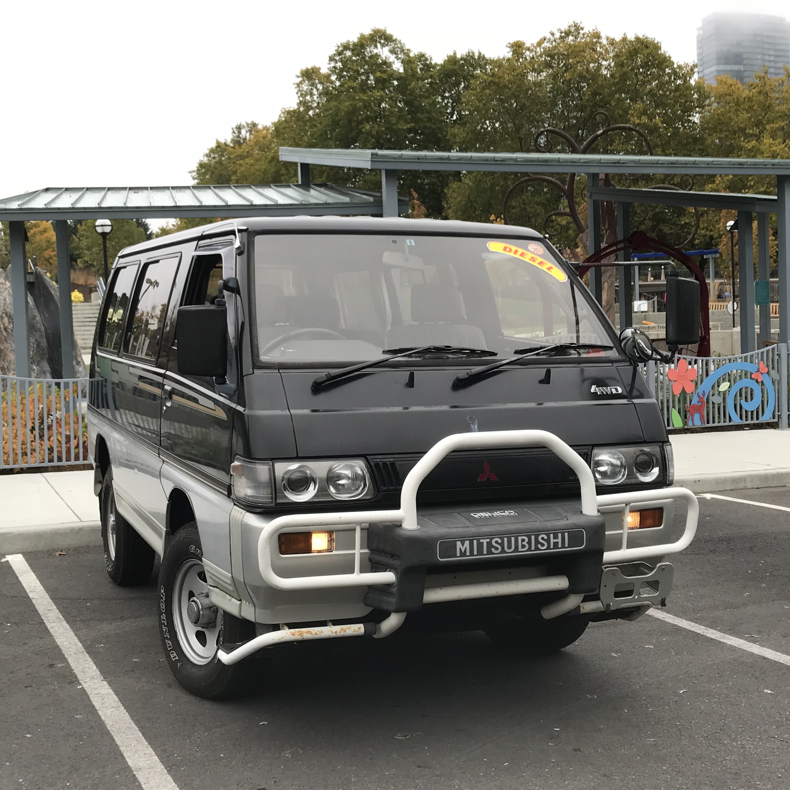 1993 Mitsubishi Delica GLX 4WD diesel A/T | AdamsGarage - SODO-MOTO