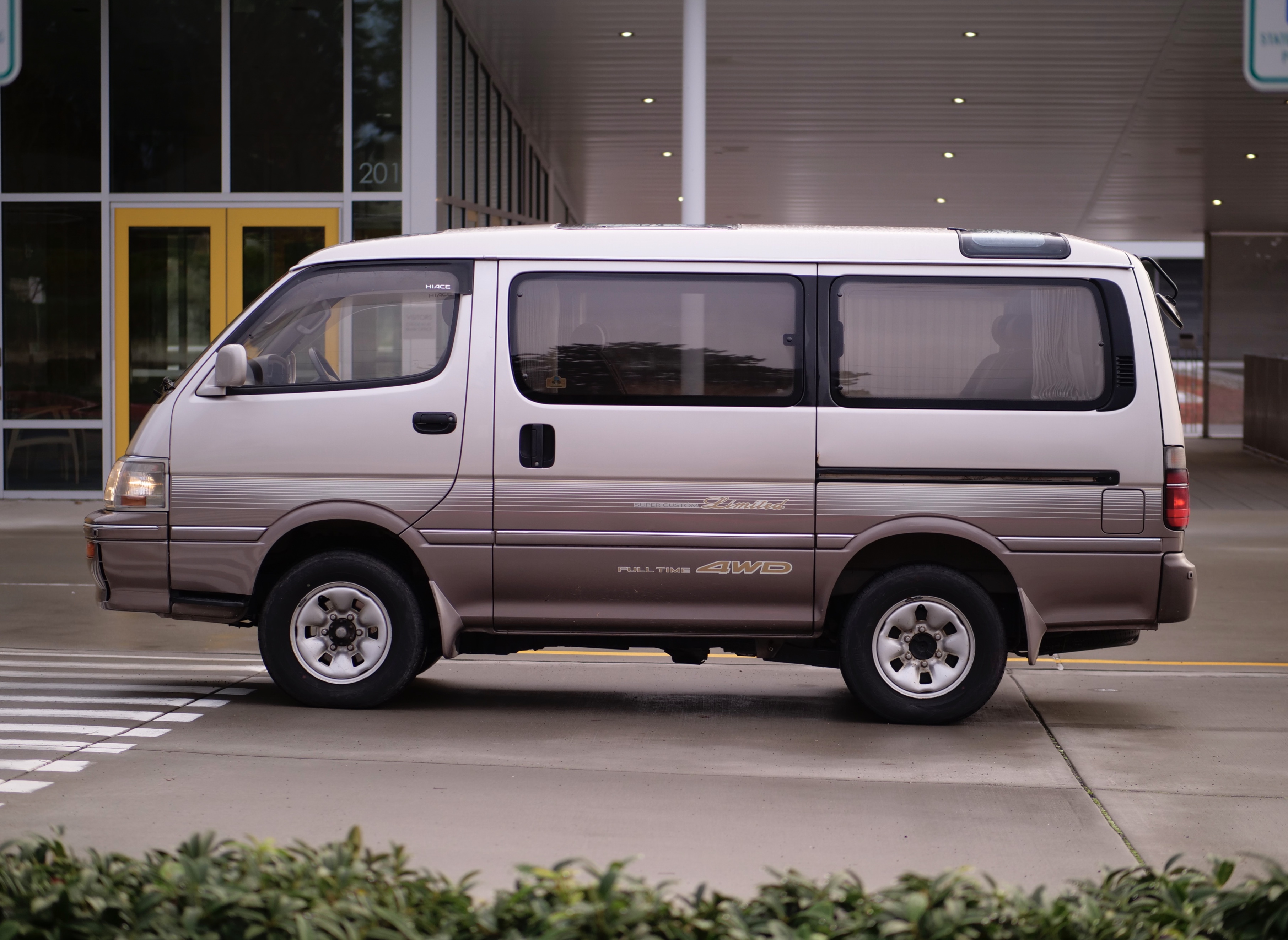1994 Toyota HiAce 4WD diesel - 43k miles | AdamsGarage - SODO-MOTO