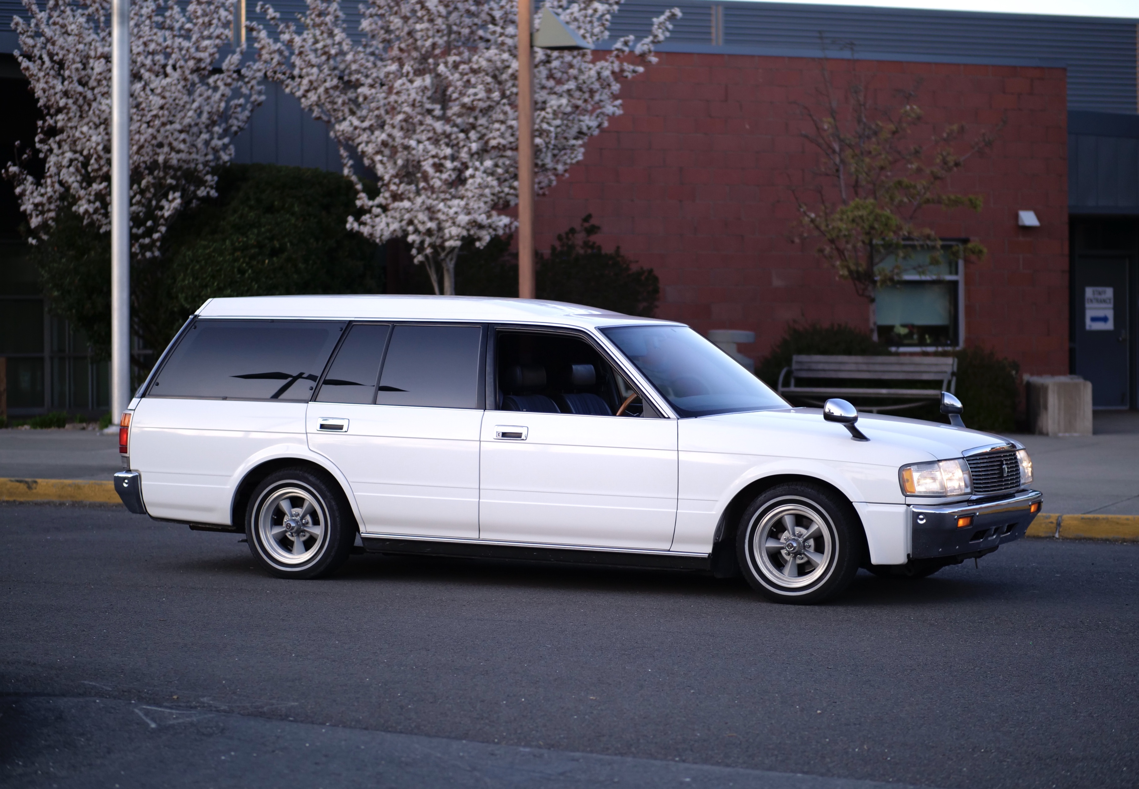 1994 Toyota Crown SDX | Van / Wagon - AdamsGarage - SODO-MOTO