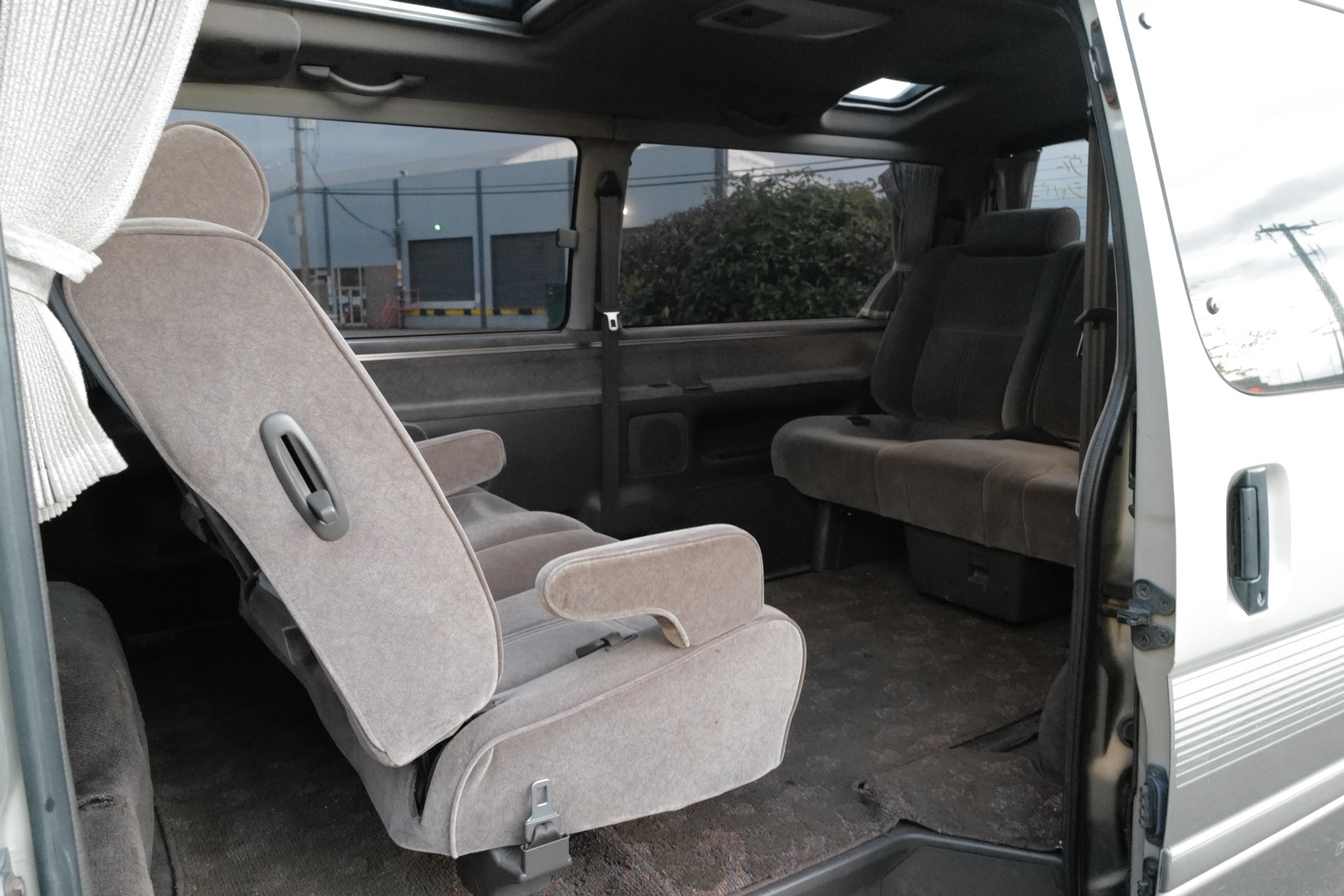 1995 Toyota HiAce Super Custom Limited 4WD | AdamsGarage - SODO-MOTO