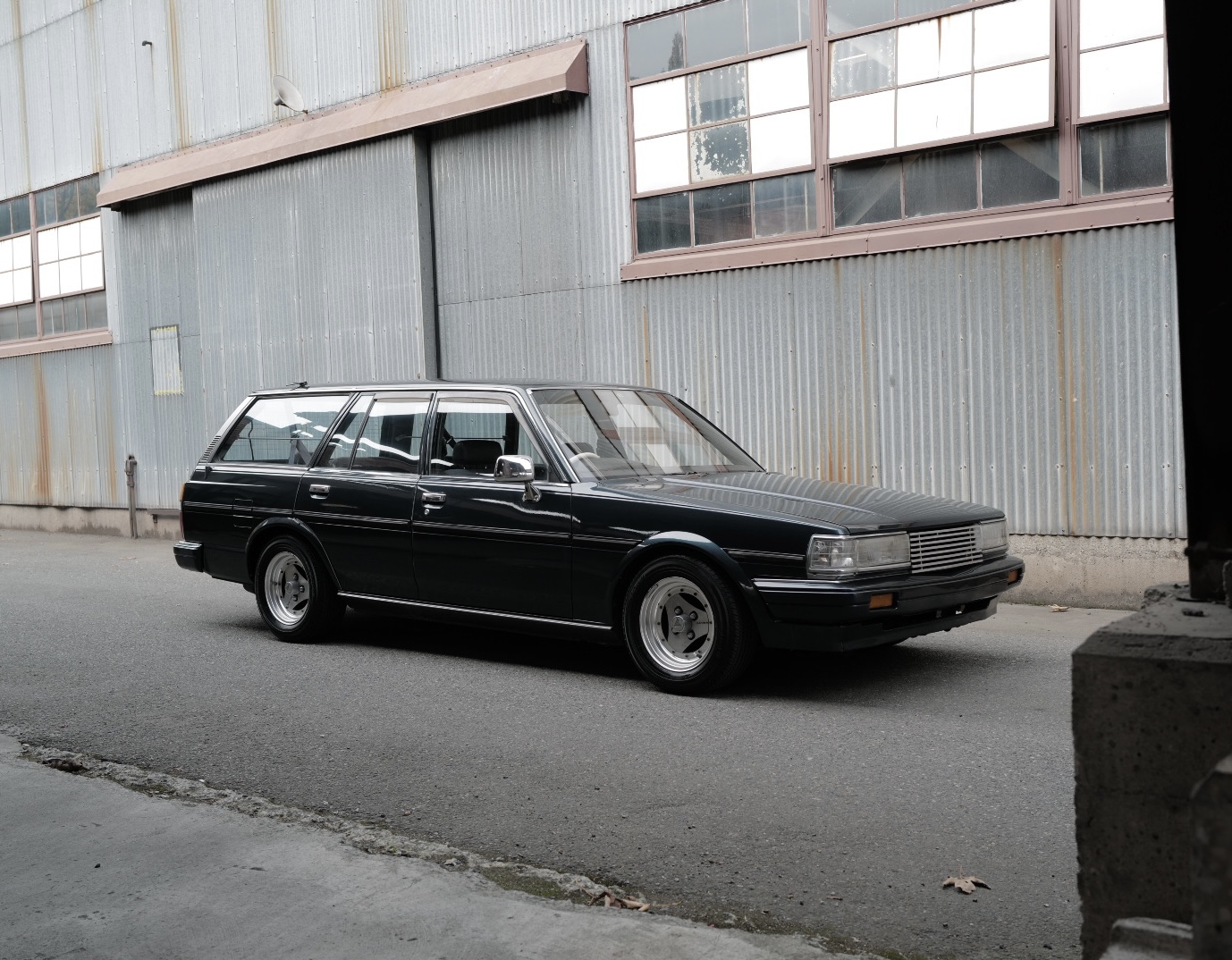 1995 Toyota Mark II ‘van’ | Station Wagon - AdamsGarage - SODO-MOTO