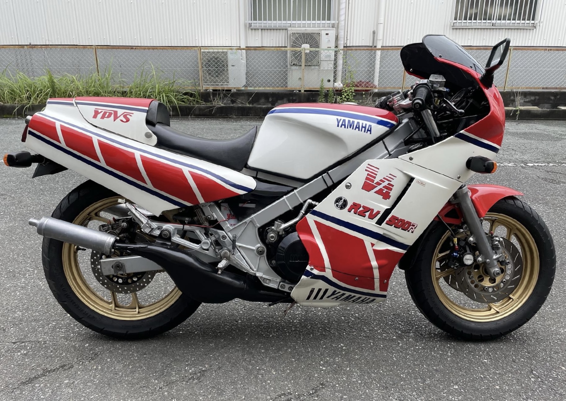 1985 Yamaha RZV500R | AdamsGarage - SODO-MOTO