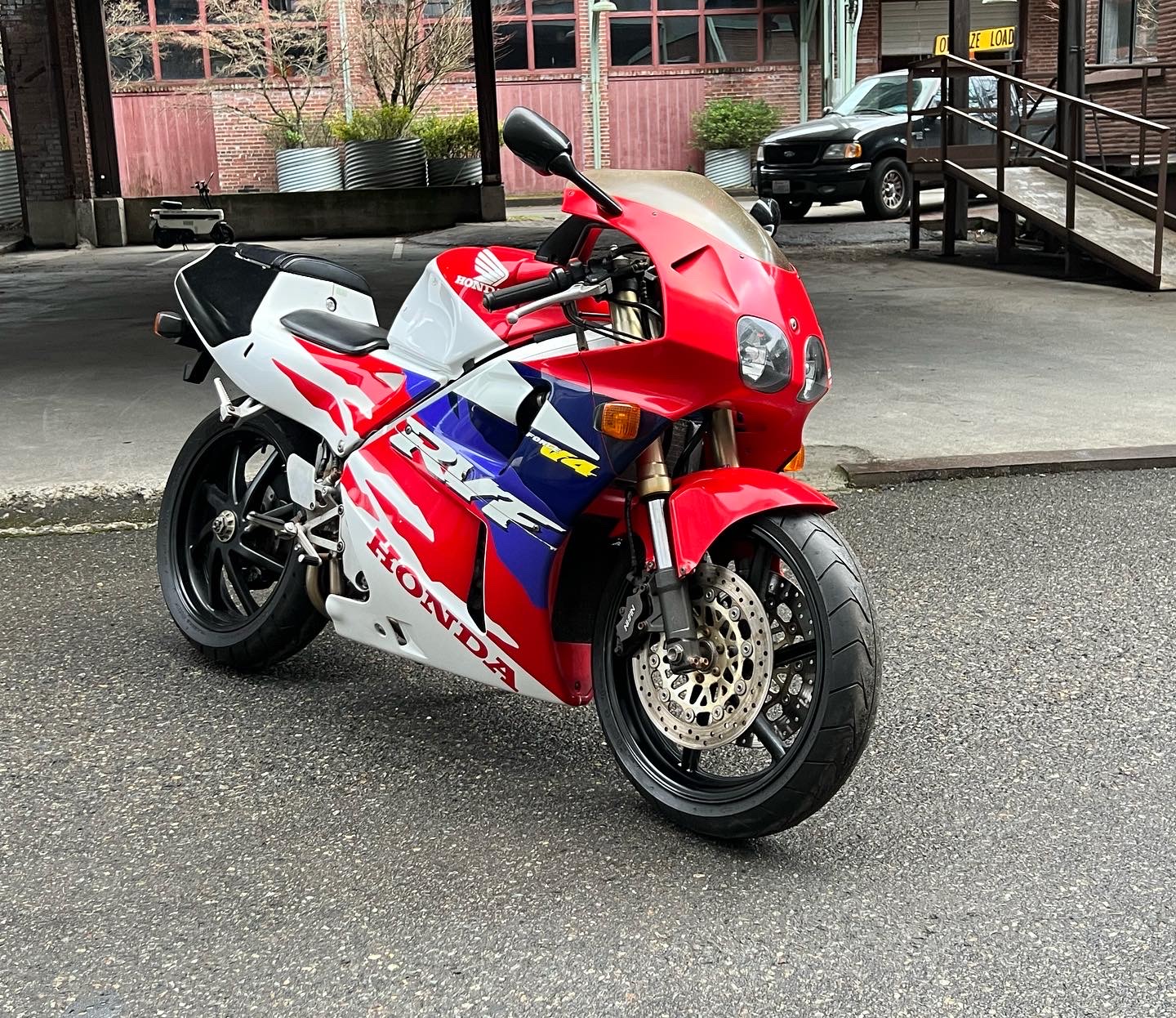 1995 Honda RVF400 / NC35 | AdamsGarage - SODO-MOTO