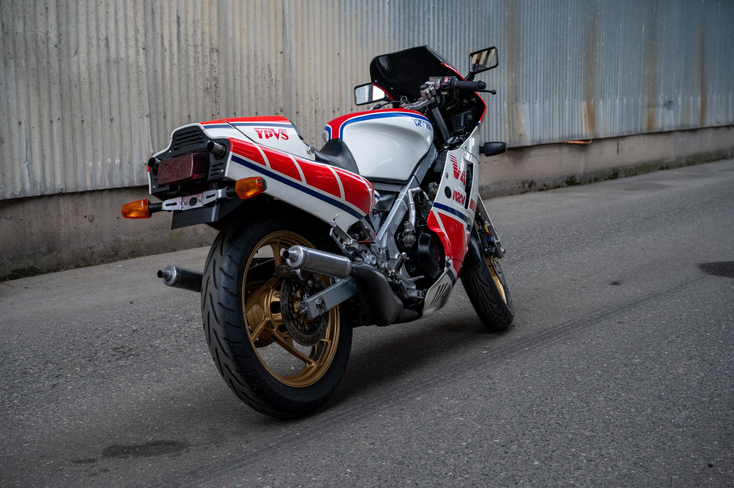 1985 Yamaha RZV500R | AdamsGarage - SODO-MOTO