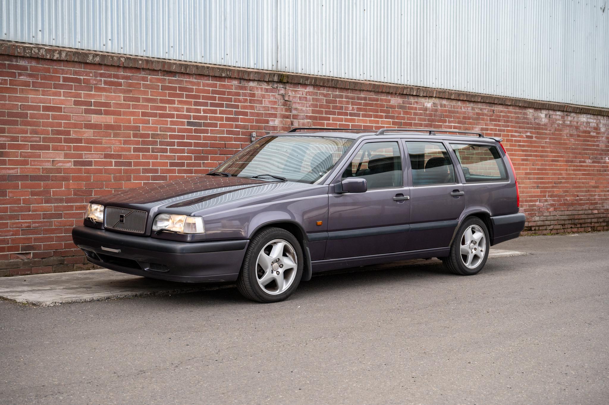 1995 Volvo 850 T5 - turbo wagon | AdamsGarage - SODO-MOTO