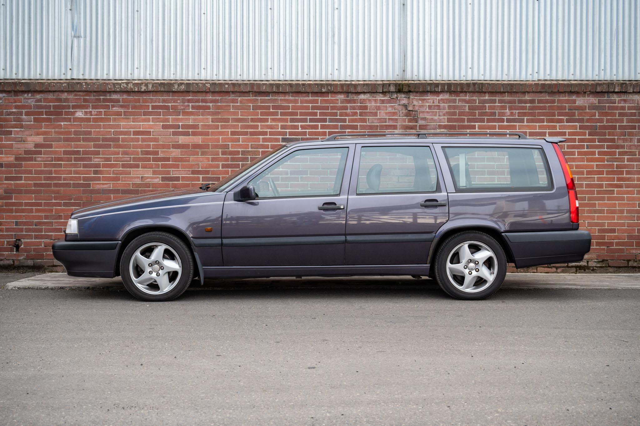 1995 Volvo 850 T5 - turbo wagon | AdamsGarage - SODO-MOTO