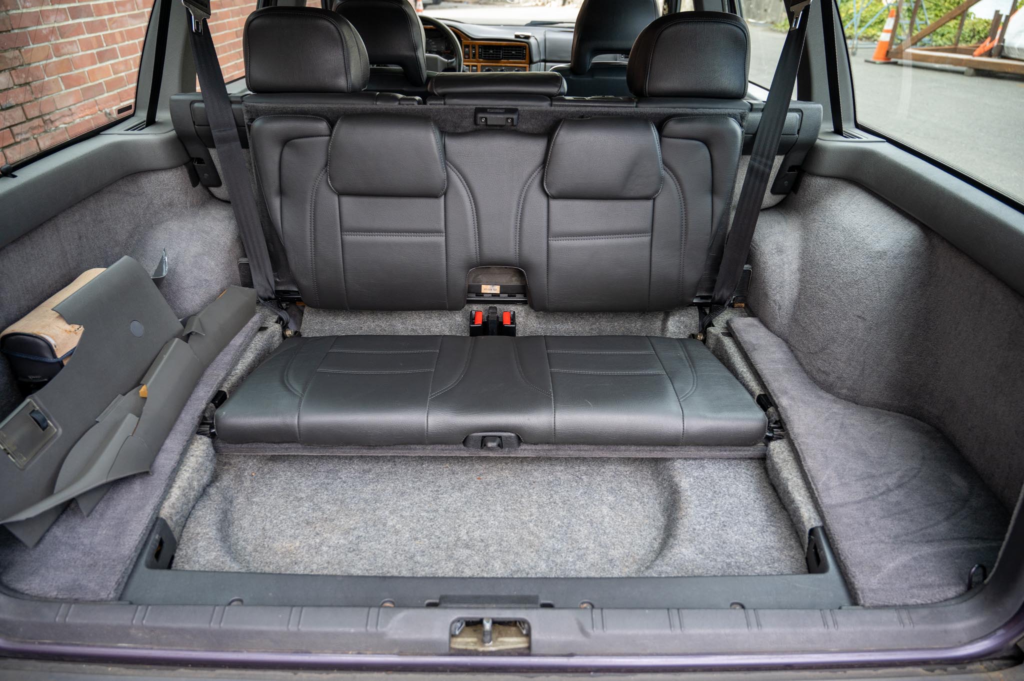 1995 Volvo 850 T5 - turbo wagon | AdamsGarage - SODO-MOTO