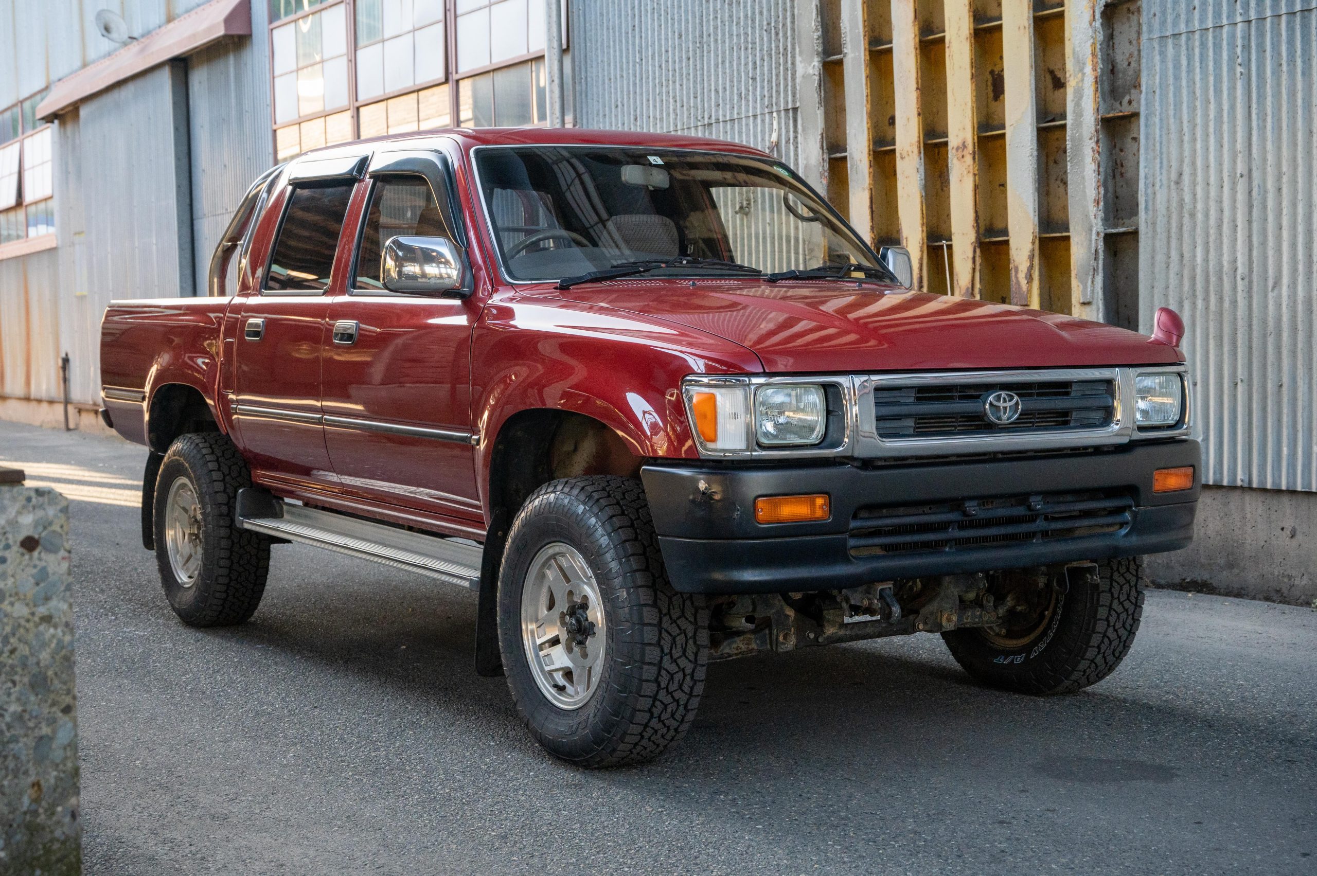 1992 Toyota Hilux double-cab 4x4 | AdamsGarage - SODO-MOTO