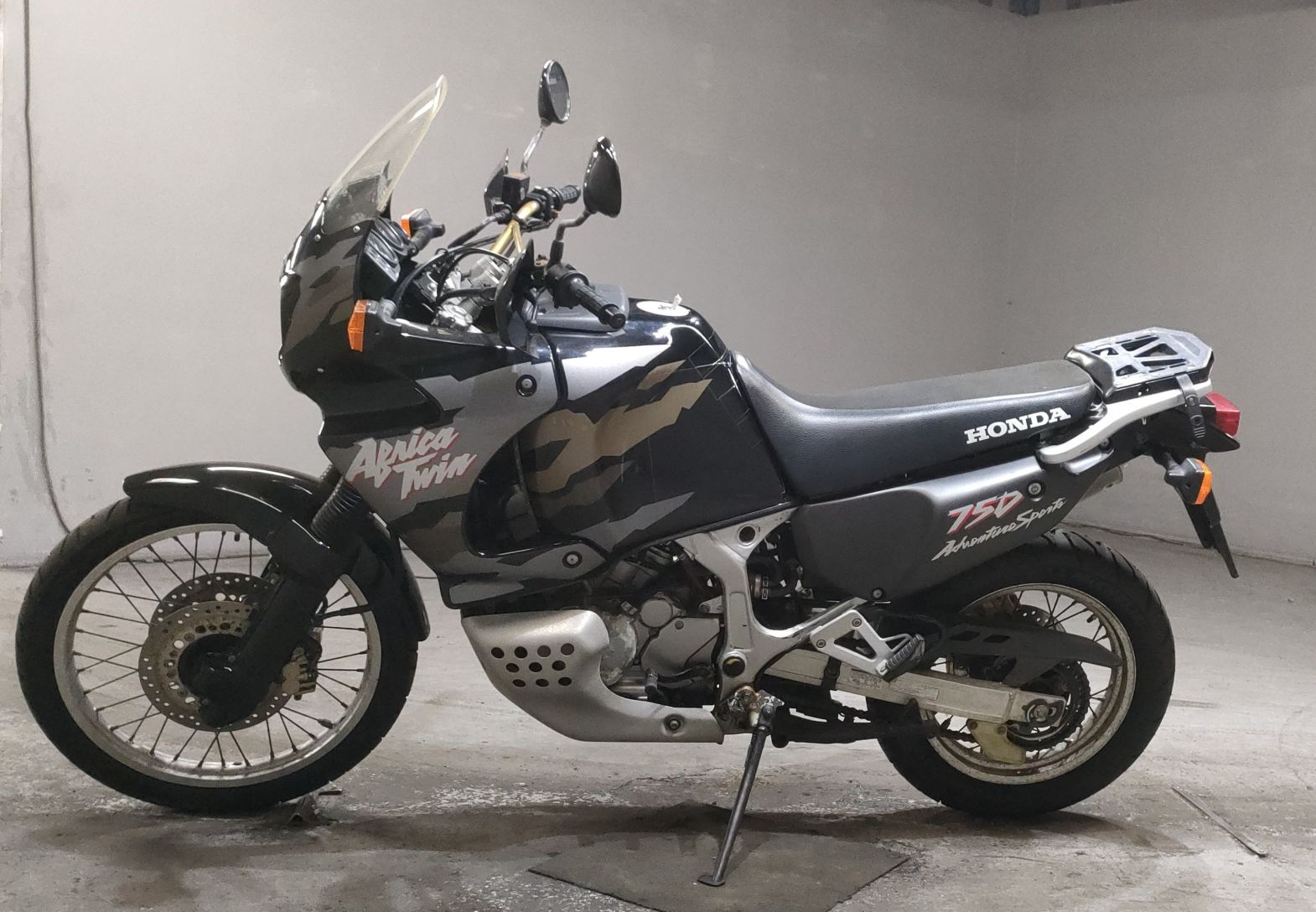 1997 Honda XRV750 Africa Twin RD07 | AdamsGarage - SODO-MOTO