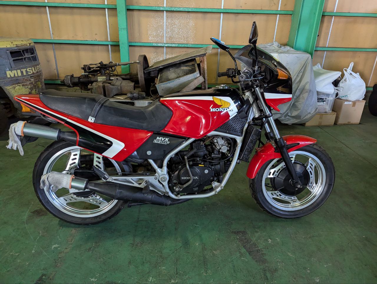 1983 Honda MVX250F | AdamsGarage - SODO-MOTO