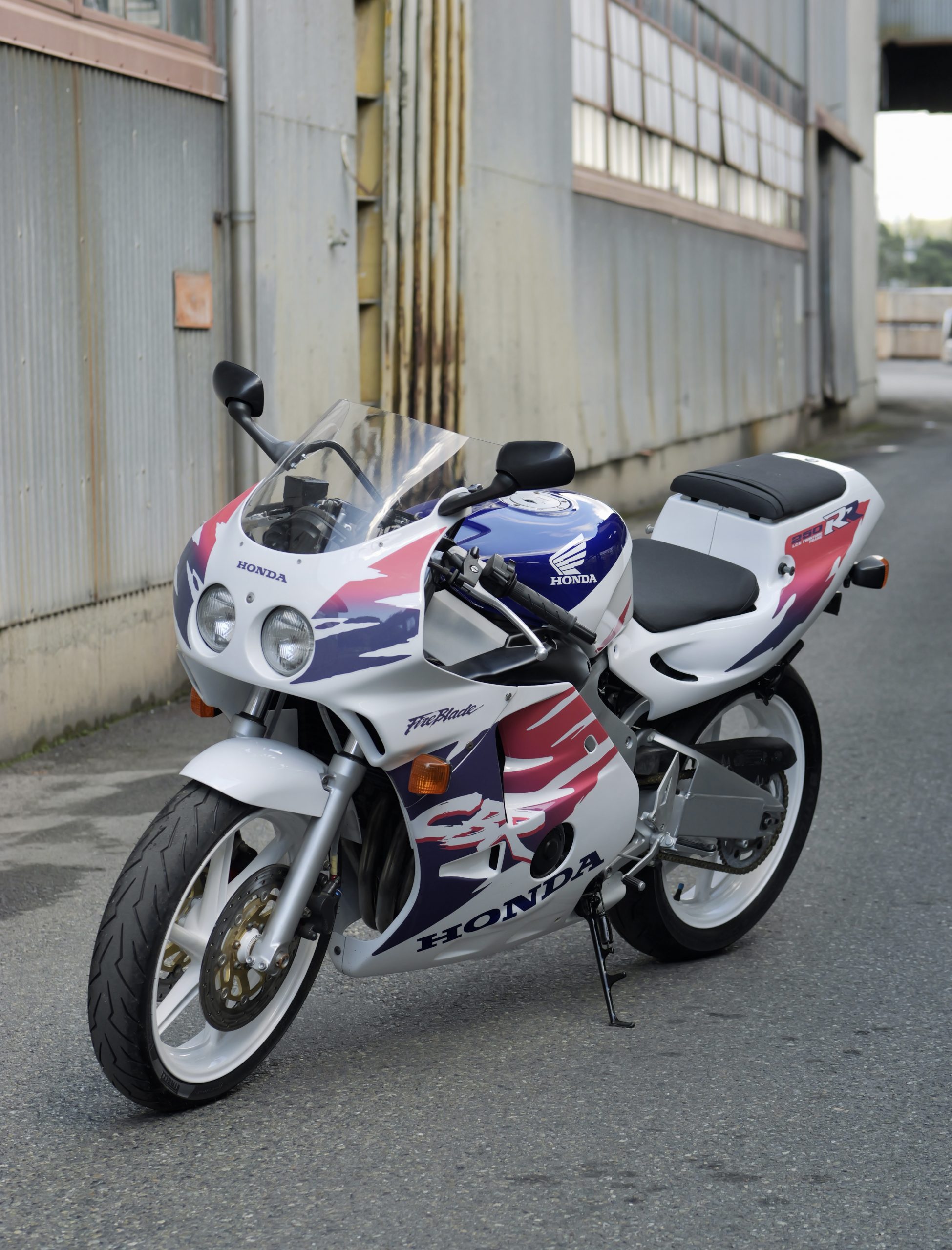 1990 Honda CBR250RR - MC22 | AdamsGarage - SODO-MOTO