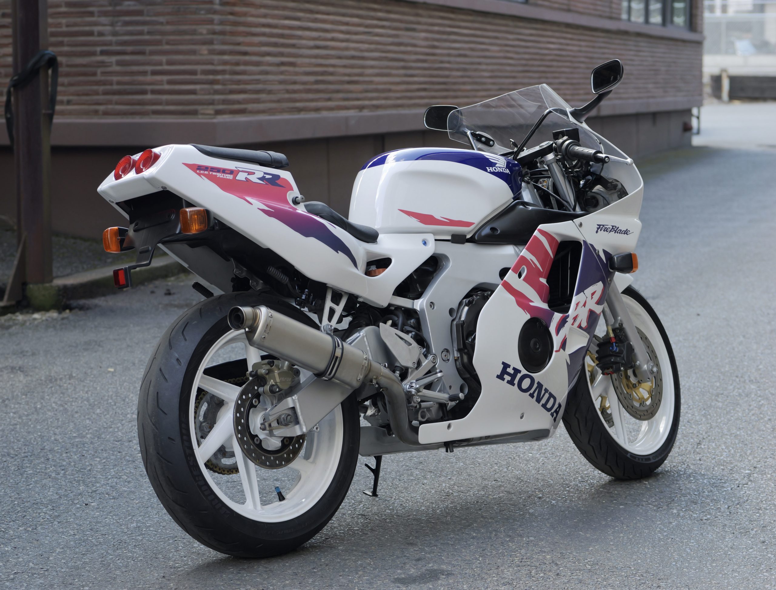 1990 Honda CBR250RR - MC22 | AdamsGarage - SODO-MOTO