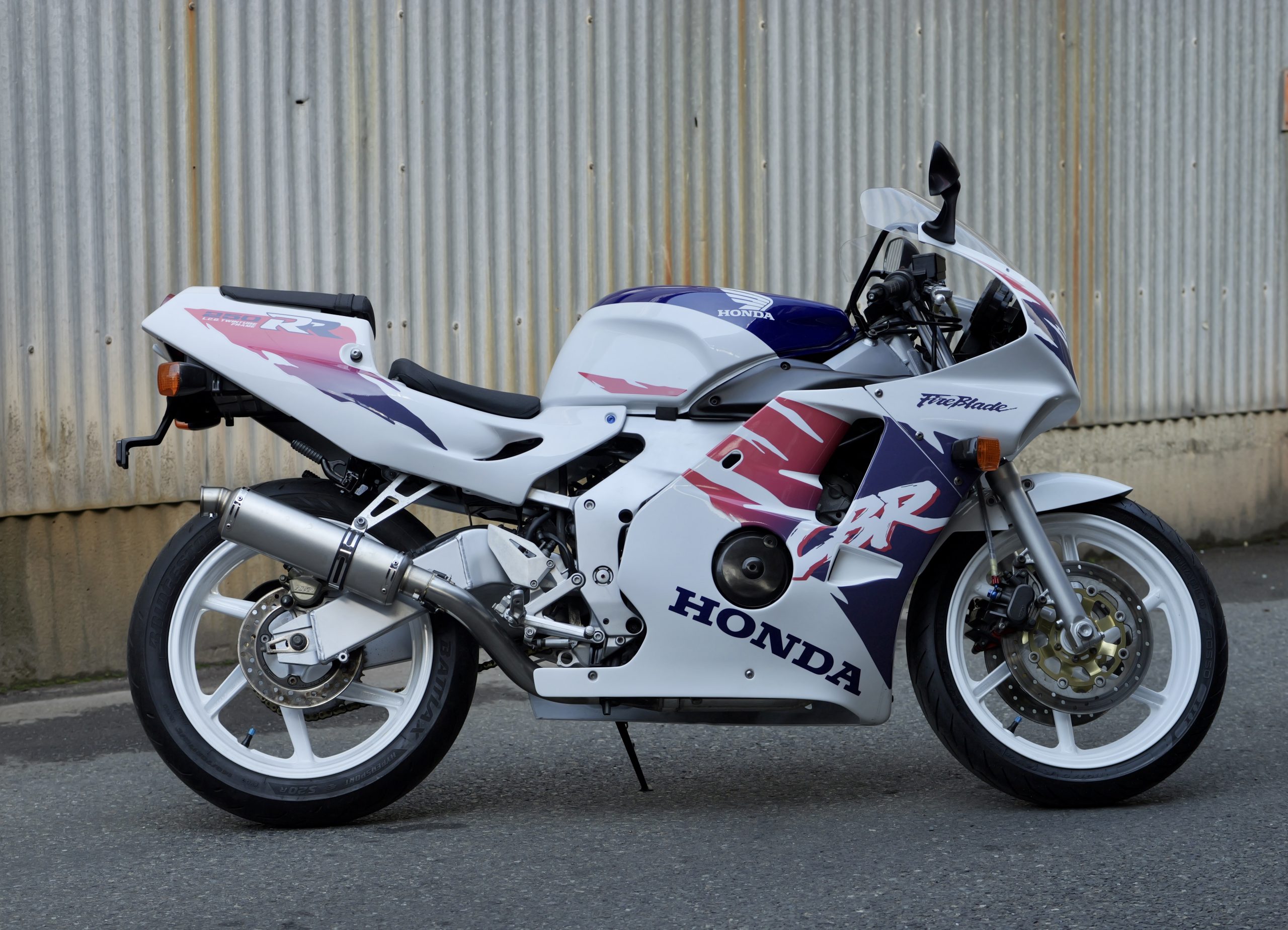 1990 Honda CBR250RR - MC22 | AdamsGarage - SODO-MOTO